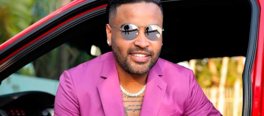 Reguetonero Zion disfrutó de las playas en Los Roques - ACN