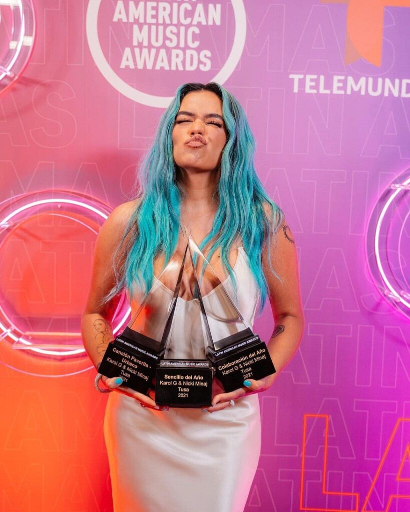 Karol G triunfa en los Latin Music Awards 2023 con ocho premios