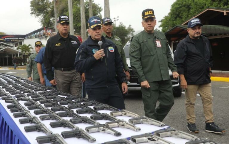 Organismos policiales reciben 2500 armas incautadas en operativos