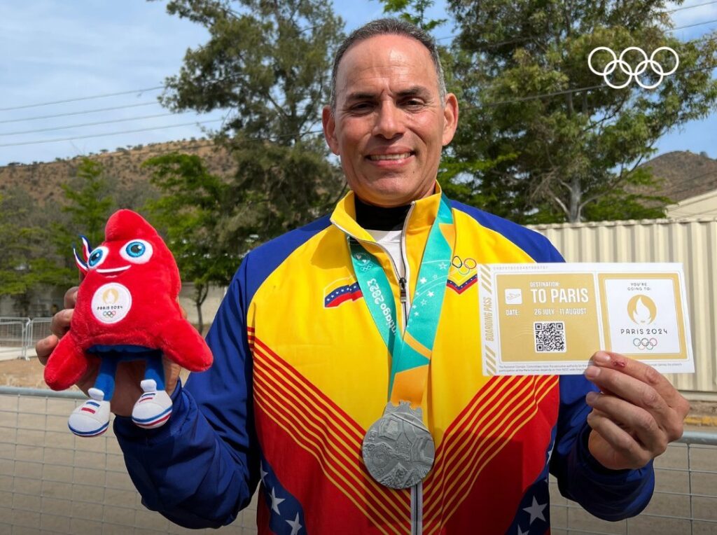 Leonel Martínez de 60 años logró su pase a las Olimpiadas