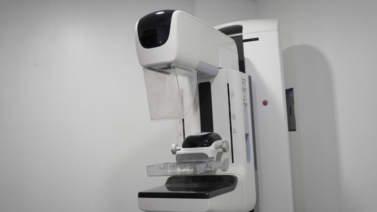 La mamografía con tomosíntesis permite una evaluación precisa y un ...