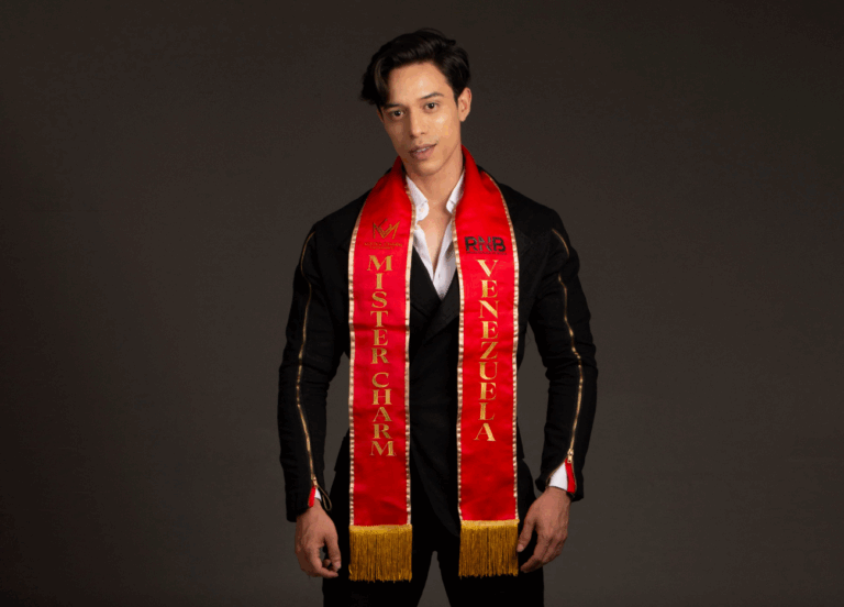 Carlos Luis Martínez al Mister Charm International
