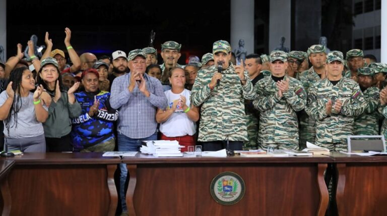 Etapa de lucha armada si agreden a Venezuela, dijo Maduro