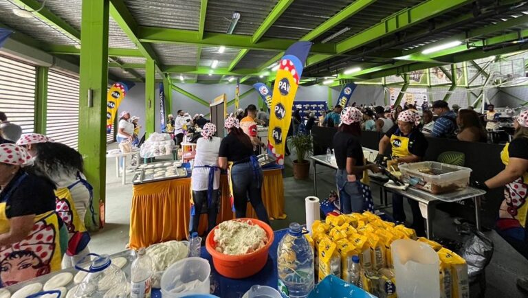 Baruta celebró la primera edición de Unidos por la Arepa en Santa Cruz ...